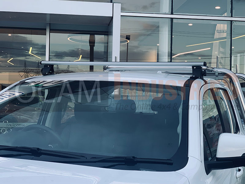 Universal Roof Cross Bars With Lock - Brushed Aluminium