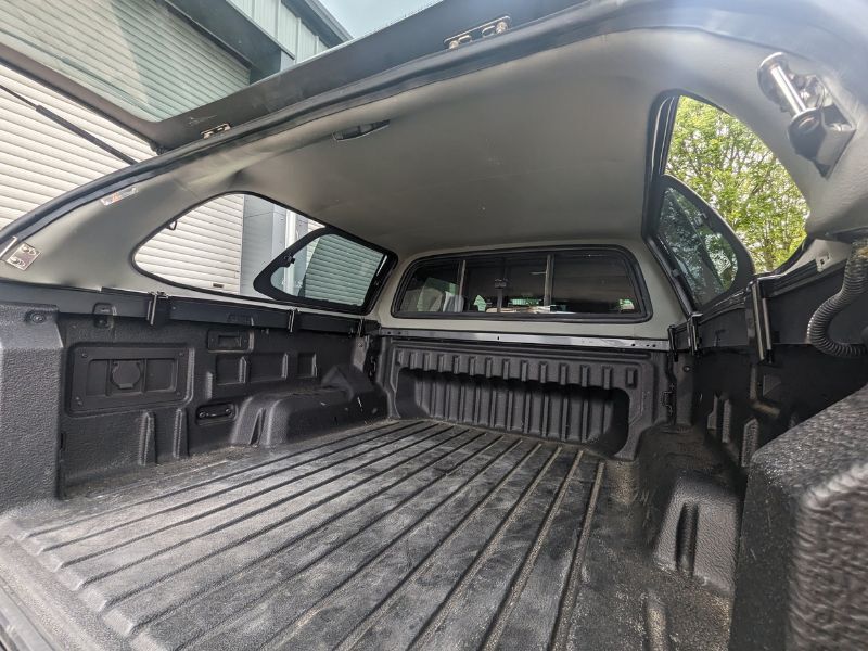 OCAM 4x4 Fibreglass Canopy for Ford Ranger Next-Gen, 06/2022+, Dual Cab Windows: Mechanical Lift Up,